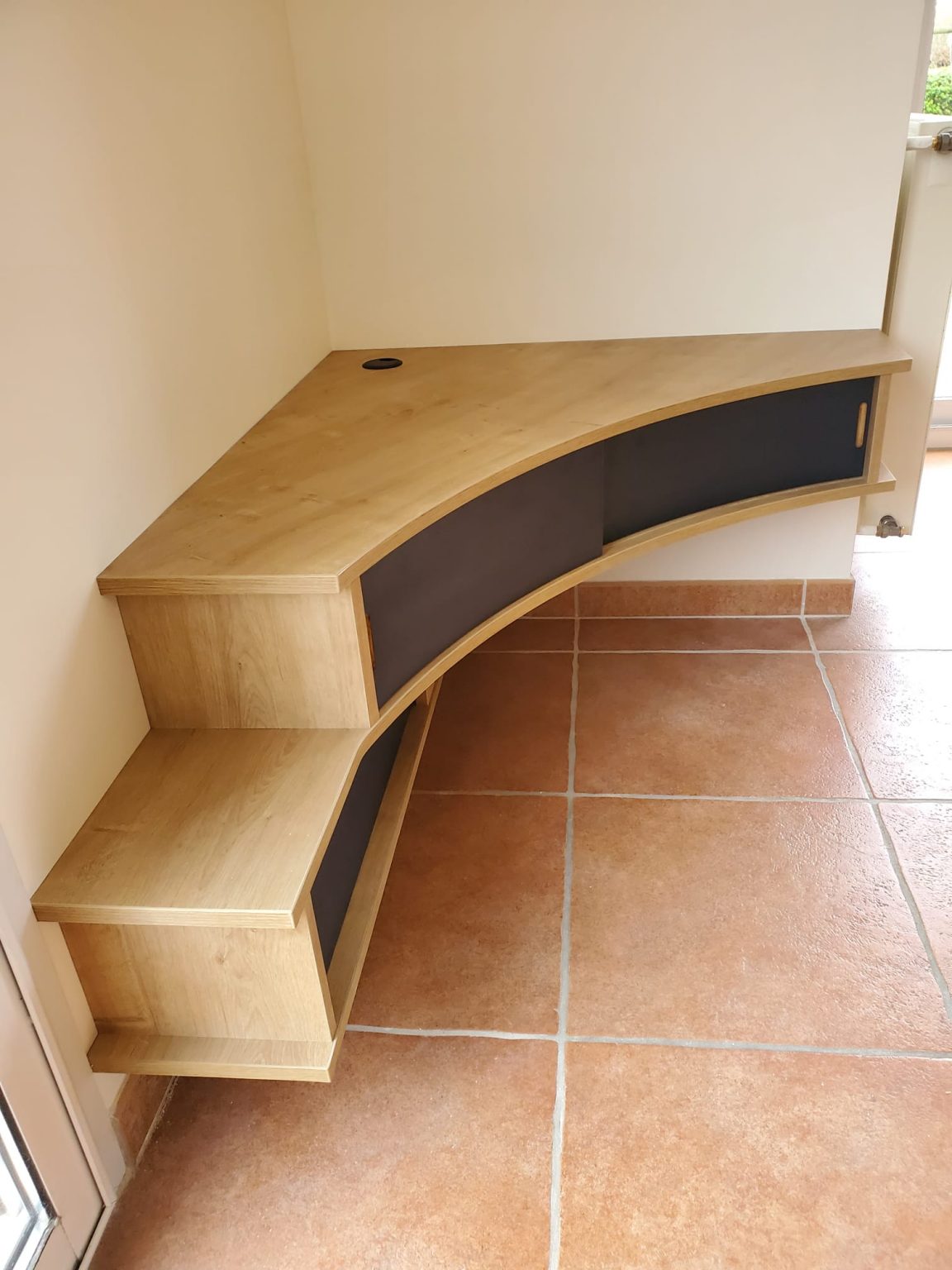 Meuble TV Suspendu d'angle - Brodie Agencement